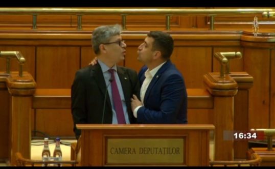 Dosar penal după incidentul din Parlament dintre liderul AUR, George Simion, și ministrul ...