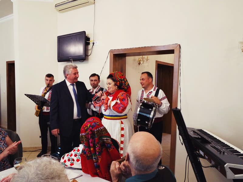 GALERIE. VIDEO. La mulți ani, doamna Florica Bradu! Ce făcea Regina ...