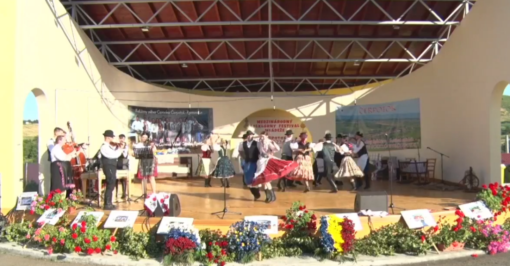 VIDEO. GALERIE. Localitatea din Bihor care are o replică a celebrei ...